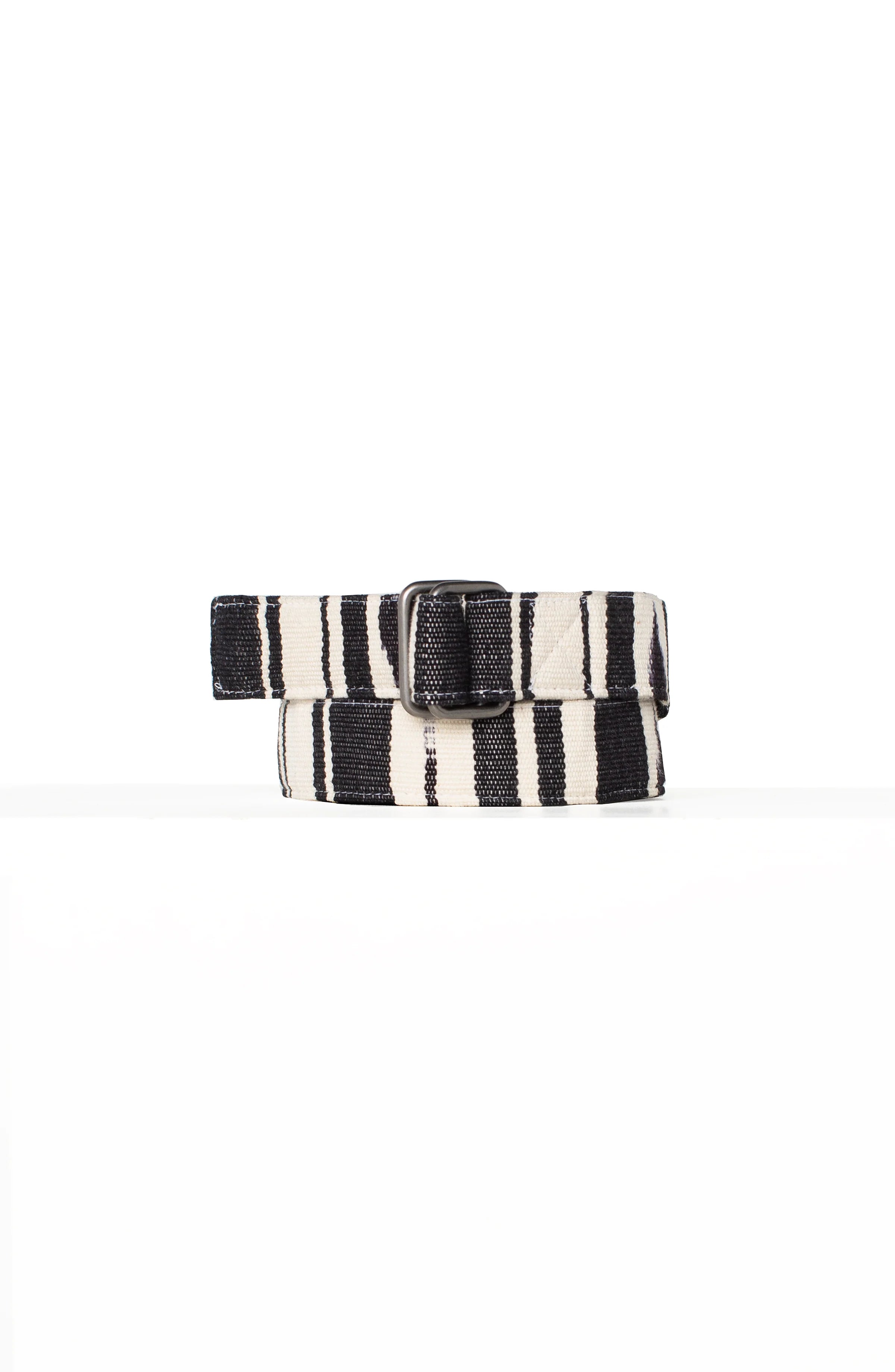 Liverpool Celeste Belt Black/White Ikat – Dan's Southern Prep
